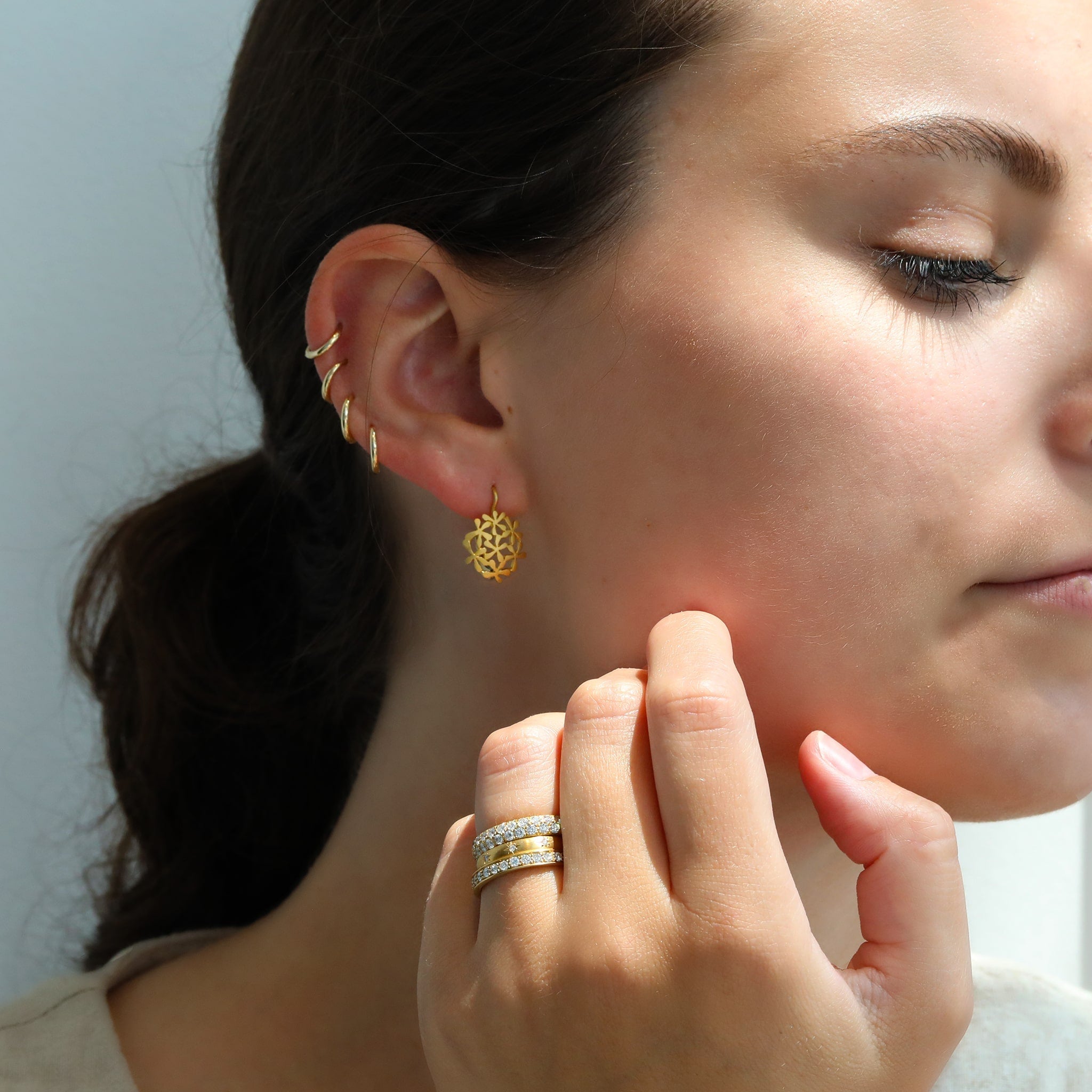 Caroline Ellen 20K Gold Ring with 10 Star-Set Diamonds – Peridot Fine Jewelry